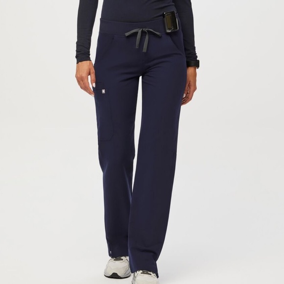 Figs | Pants & Jumpsuits | Figs Kade Cargo Scrub Pants In Navy Sz Large ...